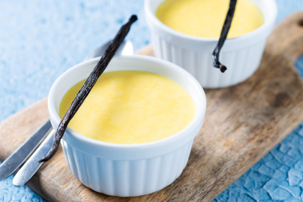 Klasika, ki navduši: Preprost recept za kremast vanilijev puding